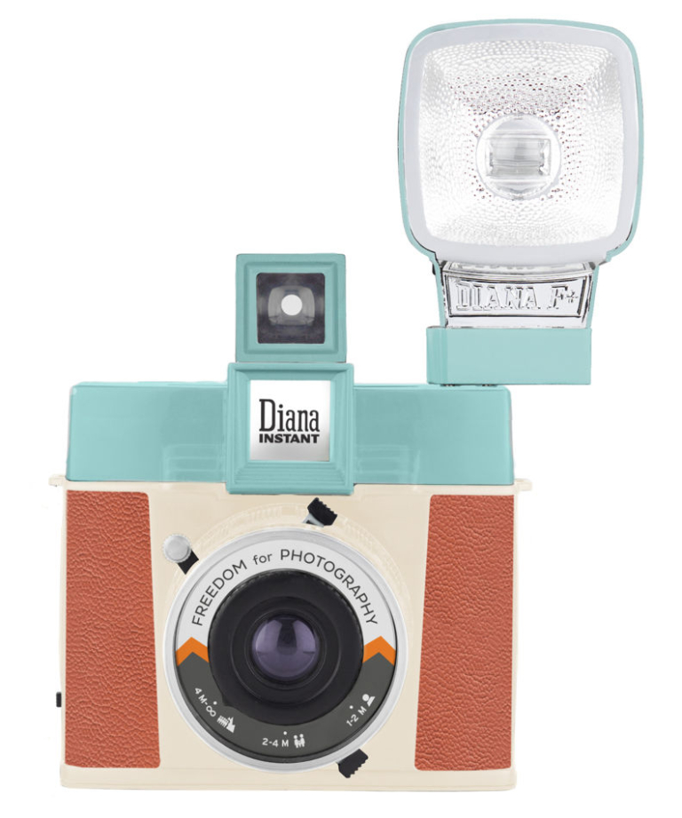 Lomography presenta la Diana Instant Square - DNG Photo Magazine